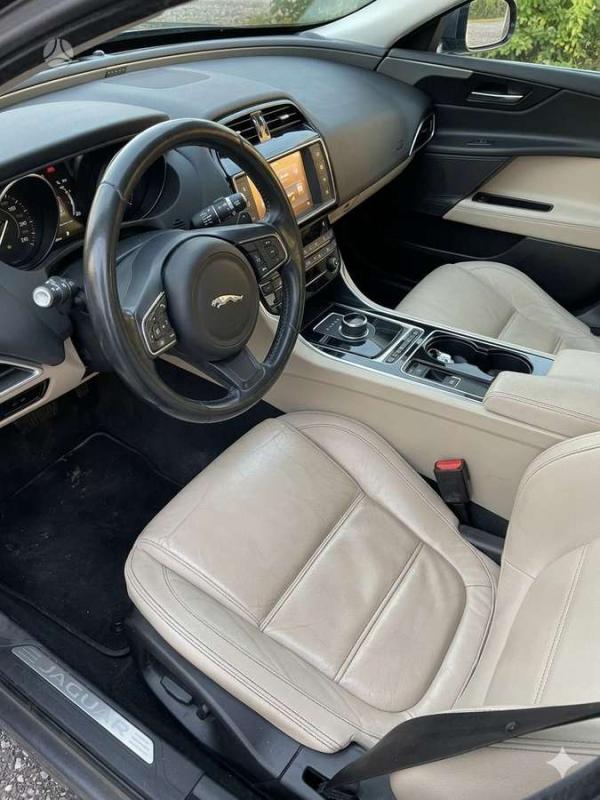 Grey Jaguar XE 2017 in Kaunas, with an engine capacity of 2.00 L and mileage of 230 thousand km for 7500 €, photo 11 on AUTOMOTO.COM.LV