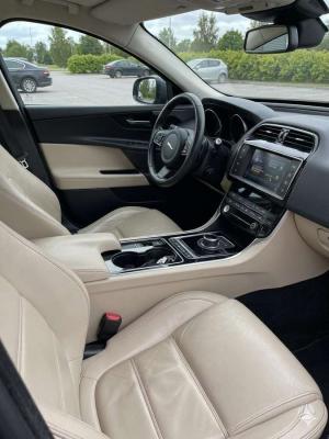 Pelēks Jaguar XE 2017 Kauņa, ar dzinēja tilpumu 2.00 L un nobraukumu 230 tūkst. km par 7500 €, foto 12 vietnē AUTOMOTO.COM.LV