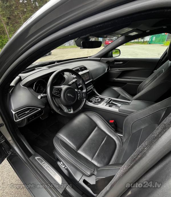 Pelēks Jaguar XE 2019 Tallina, ar dzinēja tilpumu 2.00 L un nobraukumu 135 tūkst. km par 19500 €, foto 8 vietnē AUTOMOTO.COM.LV