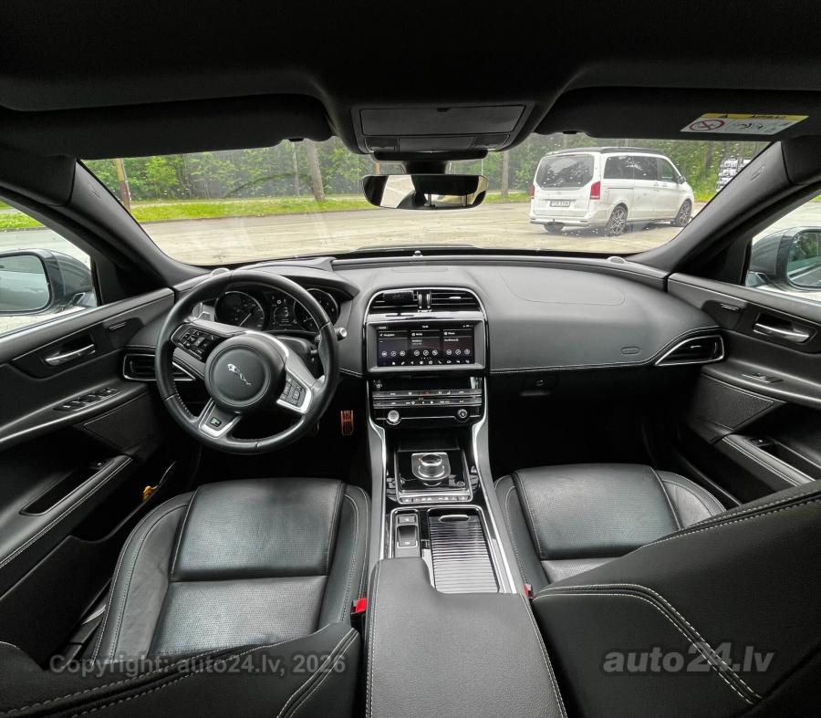 Pelēks Jaguar XE 2019 Tallina, ar dzinēja tilpumu 2.00 L un nobraukumu 135 tūkst. km par 19500 €, foto 10 vietnē AUTOMOTO.COM.LV