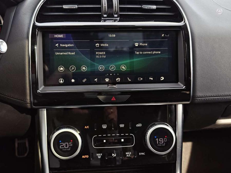 Серый Ягуар XE 2019 в Вильнюс, объемом двигателя 2.00 л и пробегом 151 тыс. км за 17500 €, фото 20 на AUTOMOTO.COM.LV
