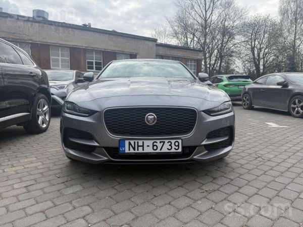 Grey Jaguar XE 2020 in Riga, with an engine capacity of 2.00 L and mileage of 87 thousand km for 24000 €, photo 2 on AUTOMOTO.COM.LV