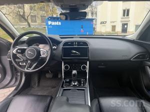 Серый Ягуар XE 2020 в Рига, объемом двигателя 2.00 л и пробегом 87 тыс. км за 24000 €, фото 11 на AUTOMOTO.COM.LV