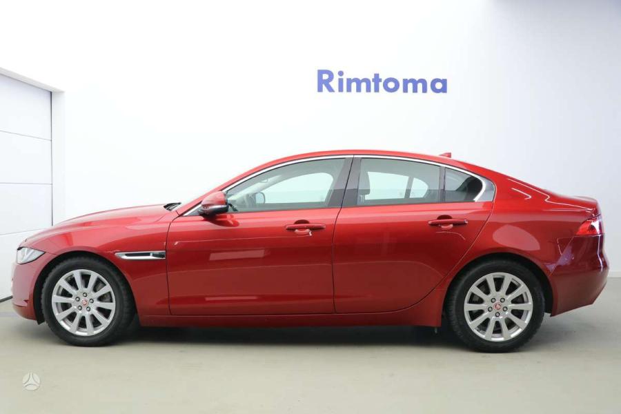 Red Jaguar XE 2015 in Vilnius, with an engine capacity of 2.00 L and mileage of 48 thousand km for 11950 €, photo 5 on AUTOMOTO.COM.LV