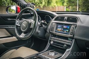 Sarkans Jaguar XE 2015 Rīga, ar dzinēja tilpumu 2.00 L un nobraukumu 183 tūkst. km par 5990 €, foto 8 vietnē AUTOMOTO.COM.LV