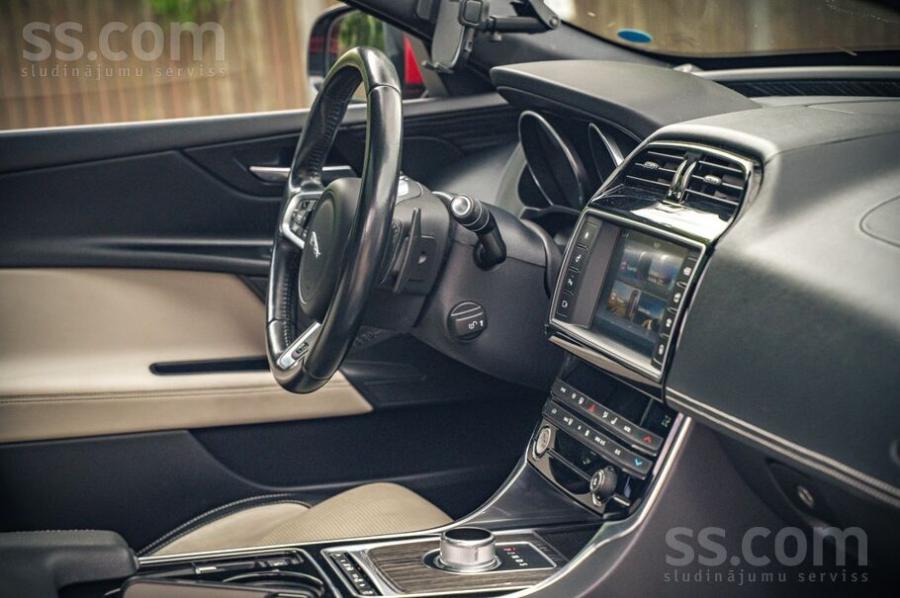 Sarkans Jaguar XE 2015 Rīga, ar dzinēja tilpumu 2.00 L un nobraukumu 183 tūkst. km par 5990 €, foto 11 vietnē AUTOMOTO.COM.LV