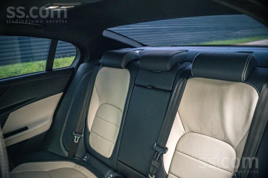 Sarkans Jaguar XE 2015 Rīga, ar dzinēja tilpumu 2.00 L un nobraukumu 183 tūkst. km par 5990 €, foto 16 vietnē AUTOMOTO.COM.LV