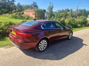 Sarkans Jaguar XE 2016 Alīta, ar dzinēja tilpumu 2.00 L un nobraukumu 128 tūkst. km par 3200 €, foto 3 vietnē AUTOMOTO.COM.LV