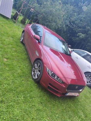 Red Jaguar XE 2016 in Vilnius, with an engine capacity of 2.00 L and mileage of 168 thousand km for 7700 €, photo 4 on AUTOMOTO.COM.LV
