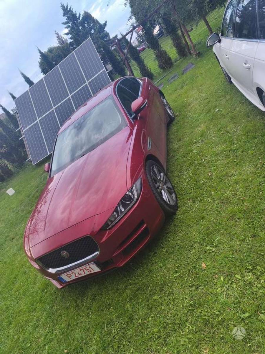 Red Jaguar XE 2016 in Vilnius, with an engine capacity of 2.00 L and mileage of 168 thousand km for 7700 €, photo 5 on AUTOMOTO.COM.LV