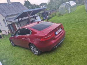 Red Jaguar XE 2016 in Vilnius, with an engine capacity of 2.00 L and mileage of 168 thousand km for 7700 €, photo 6 on AUTOMOTO.COM.LV