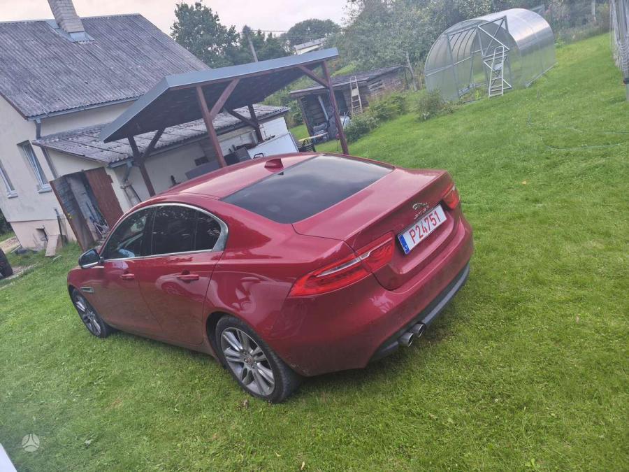 Red Jaguar XE 2016 in Vilnius, with an engine capacity of 2.00 L and mileage of 168 thousand km for 7700 €, photo 6 on AUTOMOTO.COM.LV