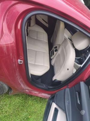 Red Jaguar XE 2016 in Vilnius, with an engine capacity of 2.00 L and mileage of 168 thousand km for 7700 €, photo 11 on AUTOMOTO.COM.LV