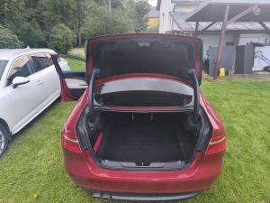 Red Jaguar XE 2016 in Vilnius, with an engine capacity of 2.00 L and mileage of 168 thousand km for 7700 €, photo 13 on AUTOMOTO.COM.LV
