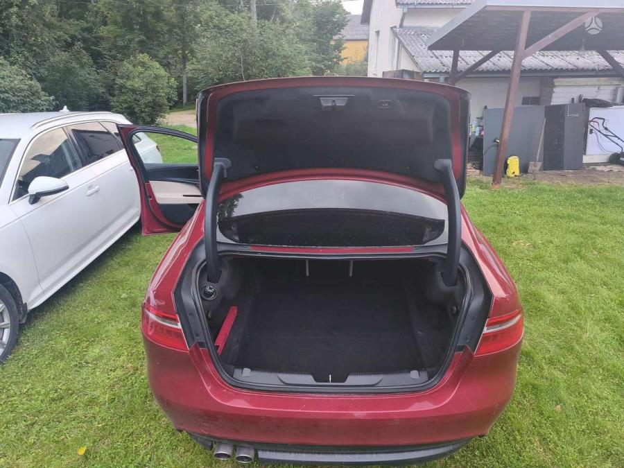 Red Jaguar XE 2016 in Vilnius, with an engine capacity of 2.00 L and mileage of 168 thousand km for 7700 €, photo 13 on AUTOMOTO.COM.LV