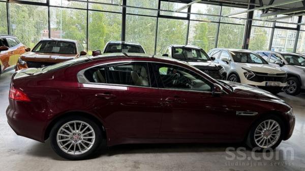 Red Jaguar XE 2016 in Riga, with an engine capacity of 2.00 L and mileage of 87 thousand km for 8900 €, photo 6 on AUTOMOTO.COM.LV