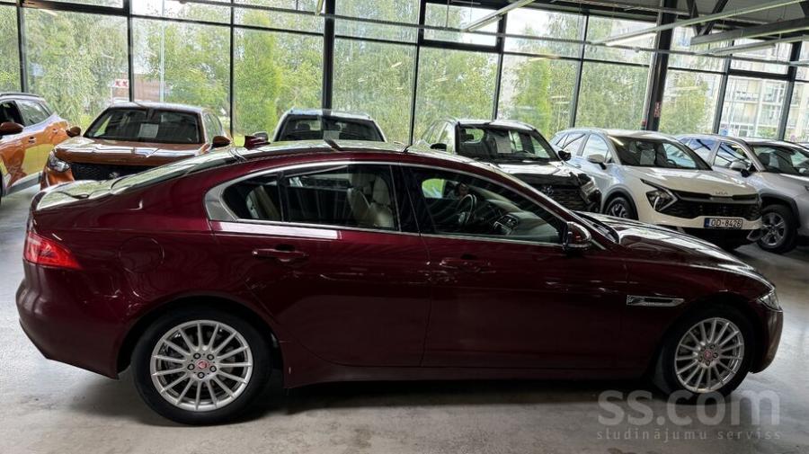 Red Jaguar XE 2016 in Riga, with an engine capacity of 2.00 L and mileage of 87 thousand km for 8900 €, photo 6 on AUTOMOTO.COM.LV
