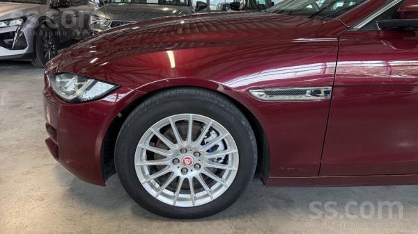 Red Jaguar XE 2016 in Riga, with an engine capacity of 2.00 L and mileage of 87 thousand km for 8900 €, photo 8 on AUTOMOTO.COM.LV