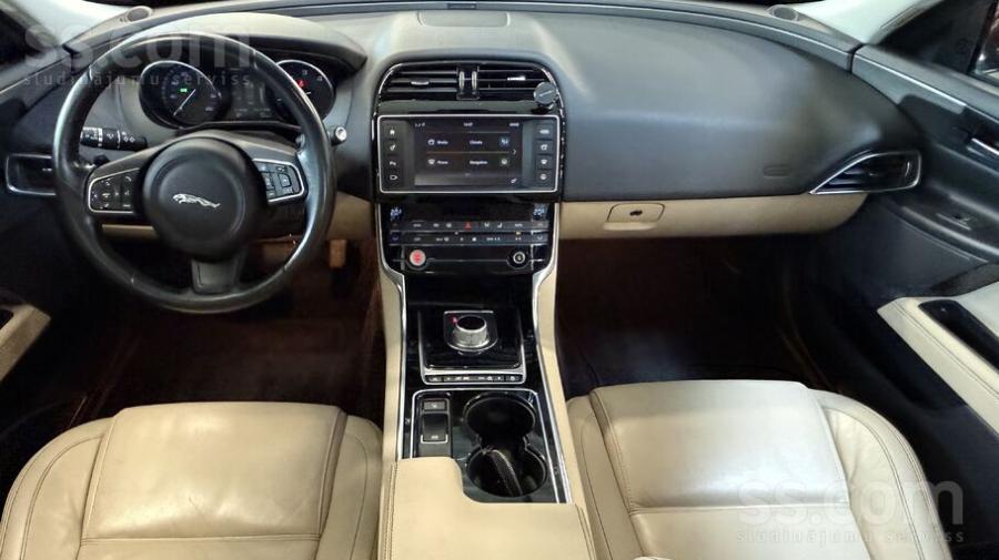 Red Jaguar XE 2016 in Riga, with an engine capacity of 2.00 L and mileage of 87 thousand km for 8900 €, photo 17 on AUTOMOTO.COM.LV