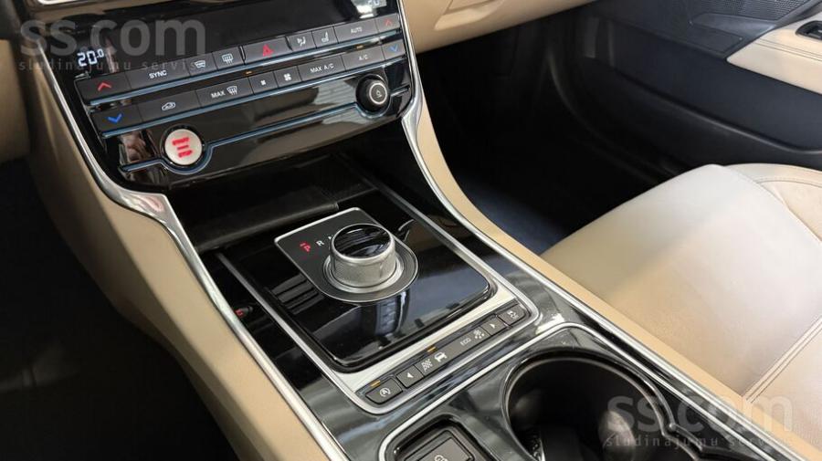 Red Jaguar XE 2016 in Riga, with an engine capacity of 2.00 L and mileage of 87 thousand km for 8900 €, photo 23 on AUTOMOTO.COM.LV
