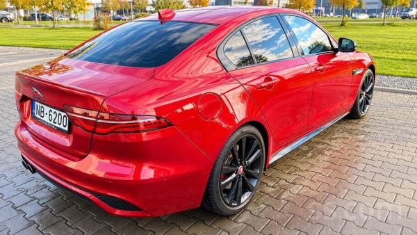 Red Jaguar XE 2021 in Riga, with an engine capacity of 2.00 L and mileage of 112 thousand km for 28000 €, photo 4 on AUTOMOTO.COM.LV