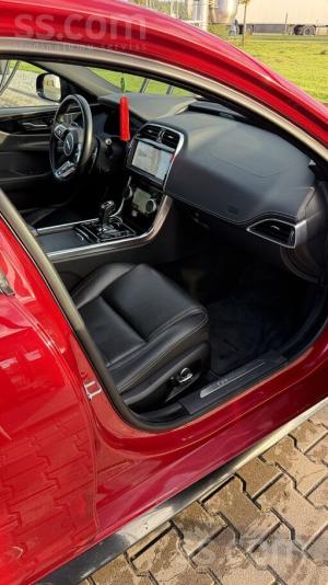 Red Jaguar XE 2021 in Riga, with an engine capacity of 2.00 L and mileage of 112 thousand km for 28000 €, photo 5 on AUTOMOTO.COM.LV