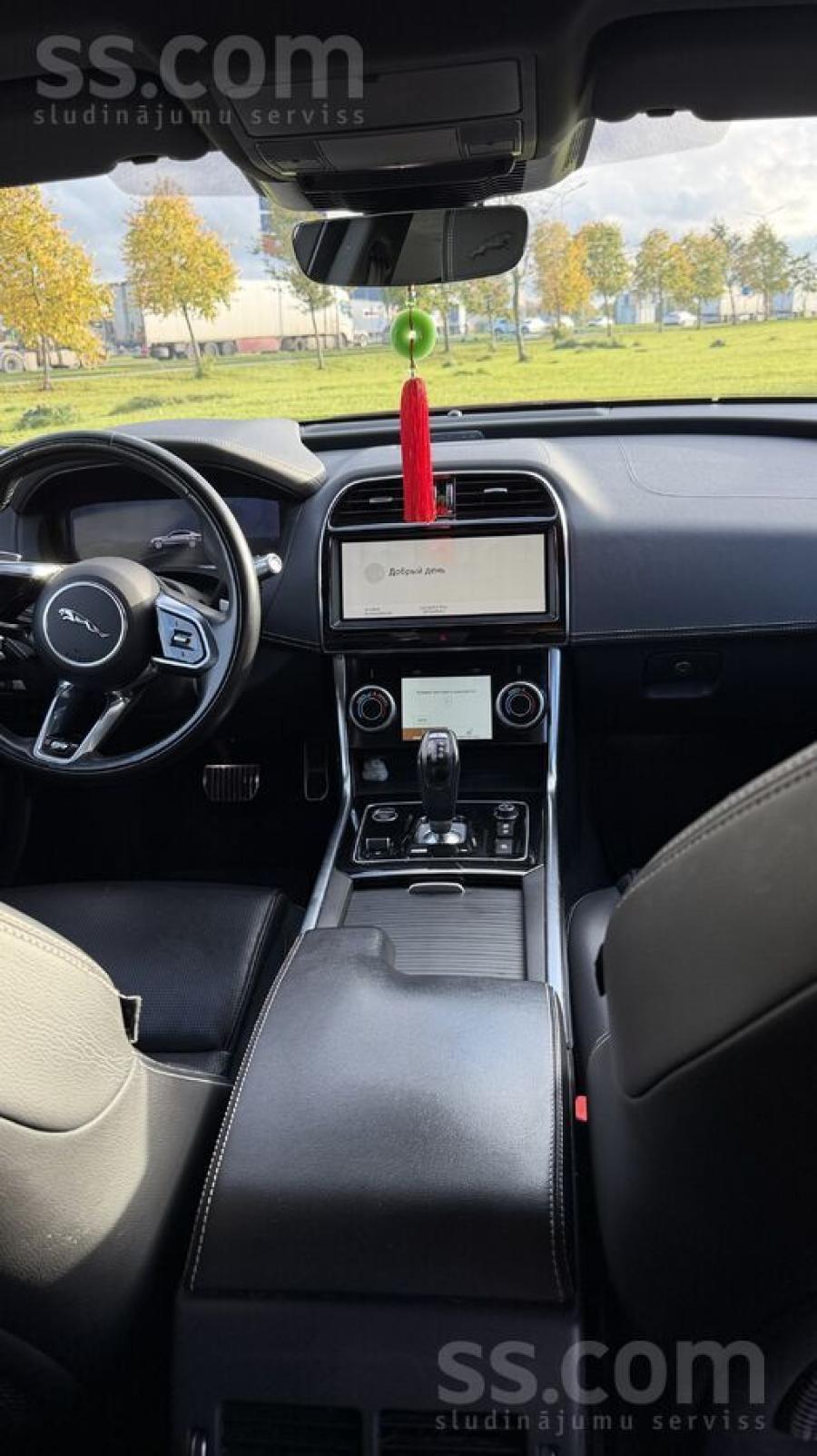 Red Jaguar XE 2021 in Riga, with an engine capacity of 2.00 L and mileage of 112 thousand km for 28000 €, photo 7 on AUTOMOTO.COM.LV