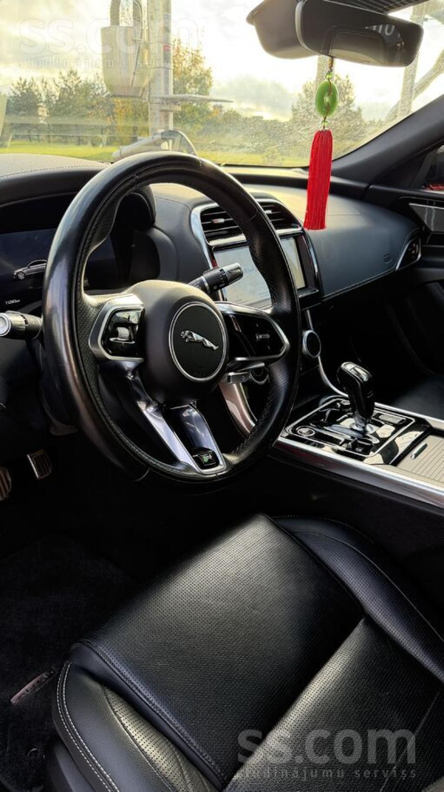Red Jaguar XE 2021 in Riga, with an engine capacity of 2.00 L and mileage of 112 thousand km for 28000 €, photo 8 on AUTOMOTO.COM.LV