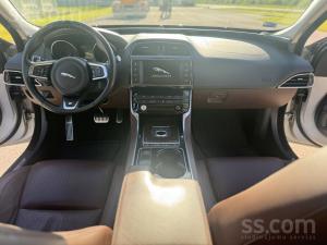 Jaguar XE 2015 in Riga, with an engine capacity of 2.00 L and mileage of 281 thousand km for 7995 €, photo 22 on AUTOMOTO.COM.LV