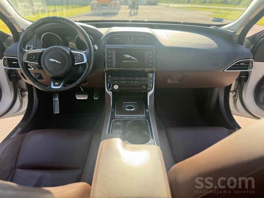 Jaguar XE 2015 in Riga, with an engine capacity of 2.00 L and mileage of 281 thousand km for 7995 €, photo 22 on AUTOMOTO.COM.LV