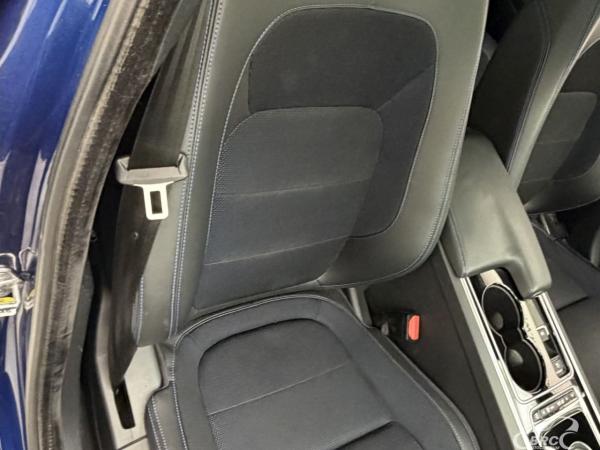 Jaguar XE 2015 Viļņa, ar dzinēja tilpumu 2.00 L un nobraukumu 155 tūkst. km par 7500 €, foto 5 vietnē AUTOMOTO.COM.LV