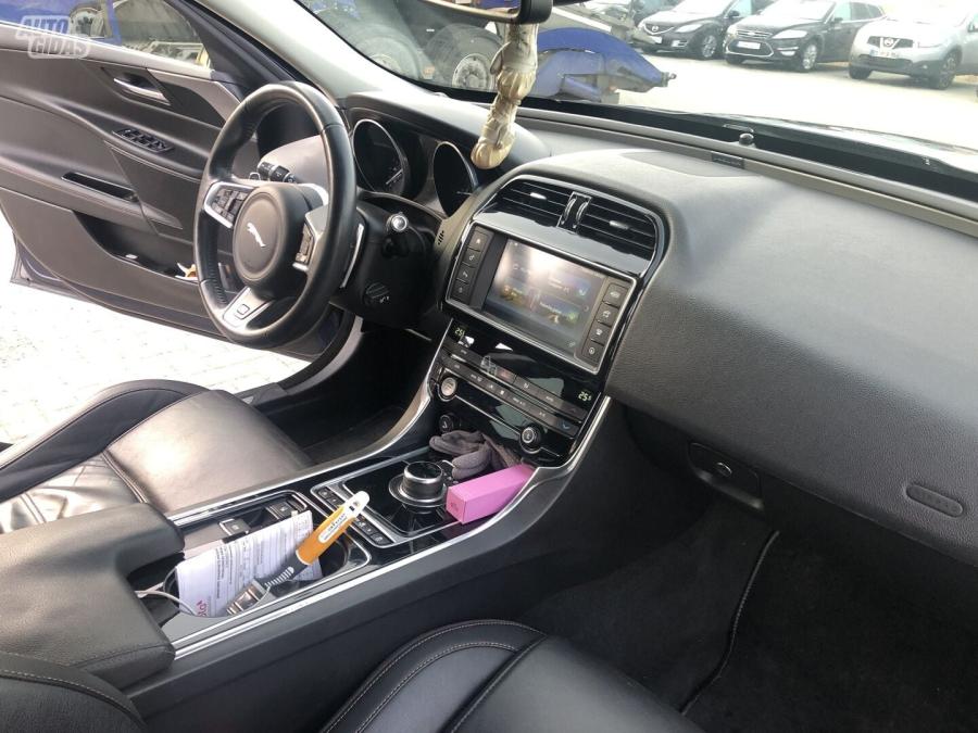 Jaguar XE 2016 Tauragė, ar dzinēja tilpumu 2.00 L un nobraukumu 176 tūkst. km par 7299 €, foto 18 vietnē AUTOMOTO.COM.LV