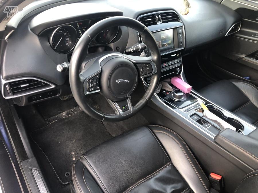 Jaguar XE 2016 Tauragė, ar dzinēja tilpumu 2.00 L un nobraukumu 176 tūkst. km par 7299 €, foto 19 vietnē AUTOMOTO.COM.LV