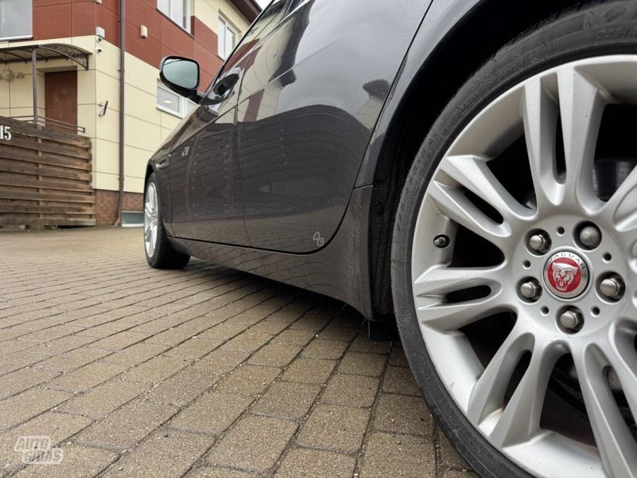 Jaguar XE 2018 in Kretinga, with an engine capacity of 2.00 L and mileage of 168 thousand km for 8995 €, photo 12 on AUTOMOTO.COM.LV
