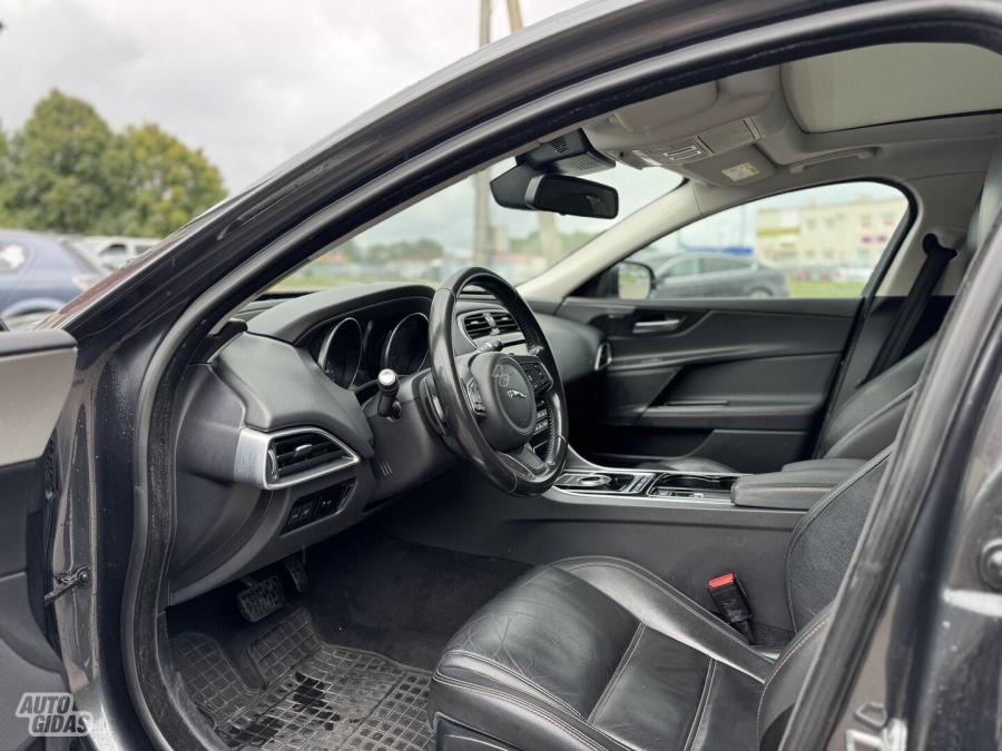 Jaguar XE 2018 in Kretinga, with an engine capacity of 2.00 L and mileage of 168 thousand km for 8995 €, photo 15 on AUTOMOTO.COM.LV