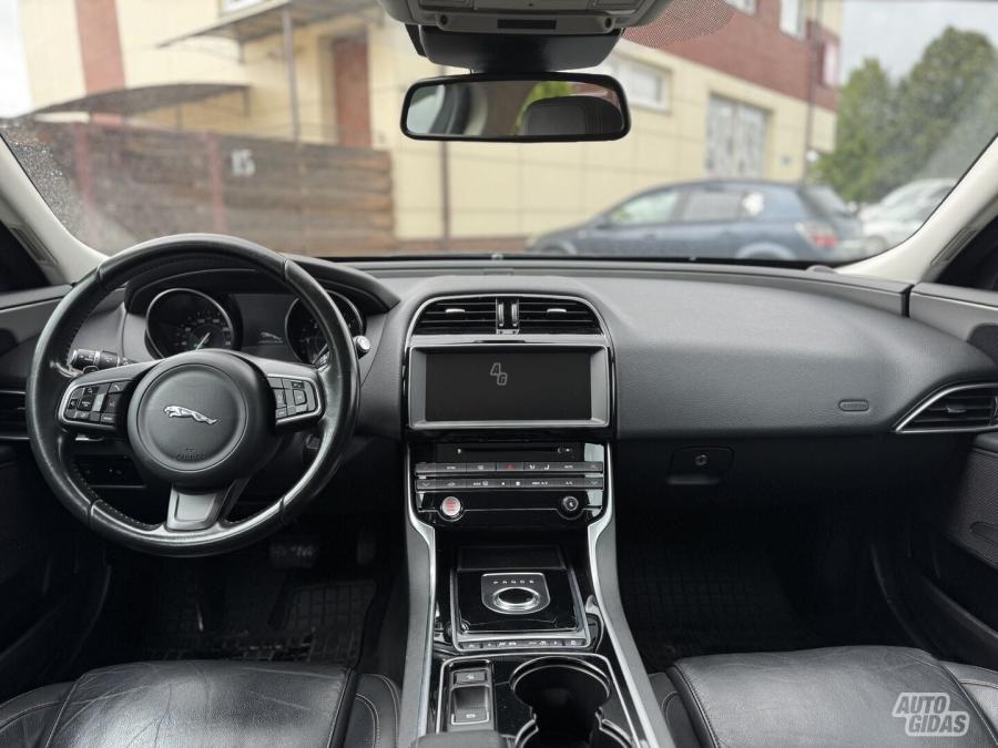 Jaguar XE 2018 in Kretinga, with an engine capacity of 2.00 L and mileage of 168 thousand km for 8995 €, photo 18 on AUTOMOTO.COM.LV
