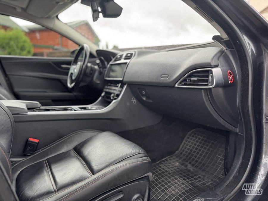Jaguar XE 2018 in Kretinga, with an engine capacity of 2.00 L and mileage of 168 thousand km for 8995 €, photo 28 on AUTOMOTO.COM.LV