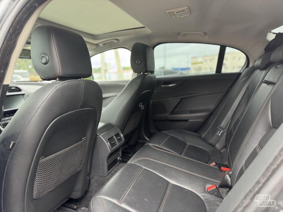 Jaguar XE 2018 in Kretinga, with an engine capacity of 2.00 L and mileage of 168 thousand km for 8995 €, photo 30 on AUTOMOTO.COM.LV