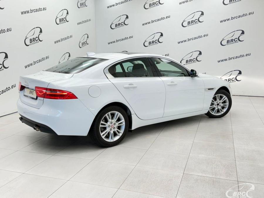 Jaguar XE 2019 Viļņa, ar dzinēja tilpumu 2.00 L un nobraukumu 63 tūkst. km par 17500 €, foto 3 vietnē AUTOMOTO.COM.LV