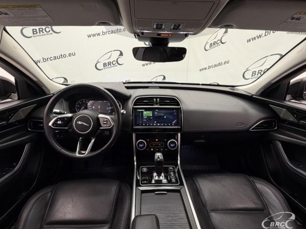 Jaguar XE 2020 in Vilnius, with an engine capacity of 2.00 L and mileage of 109 thousand km for 16100 €, photo 3 on AUTOMOTO.COM.LV