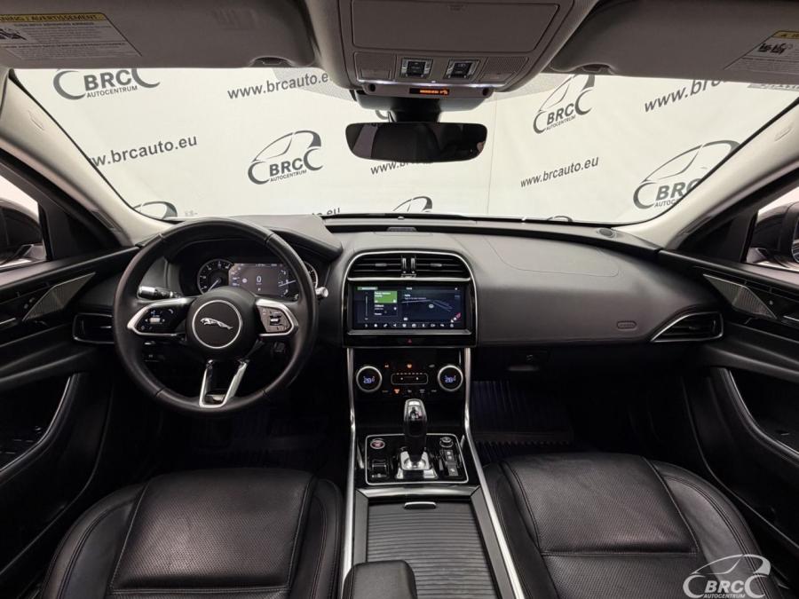 Jaguar XE 2020 in Vilnius, with an engine capacity of 2.00 L and mileage of 109 thousand km for 16100 €, photo 3 on AUTOMOTO.COM.LV