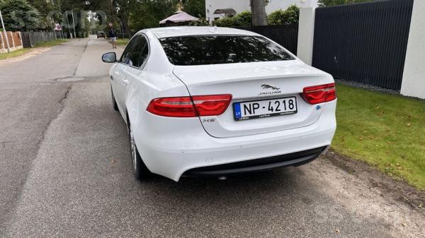 Balts Jaguar XE 2015 Jūrmala, ar dzinēja tilpumu 2.00 L un nobraukumu 269 tūkst. km par 6900 €, foto 4 vietnē AUTOMOTO.COM.LV