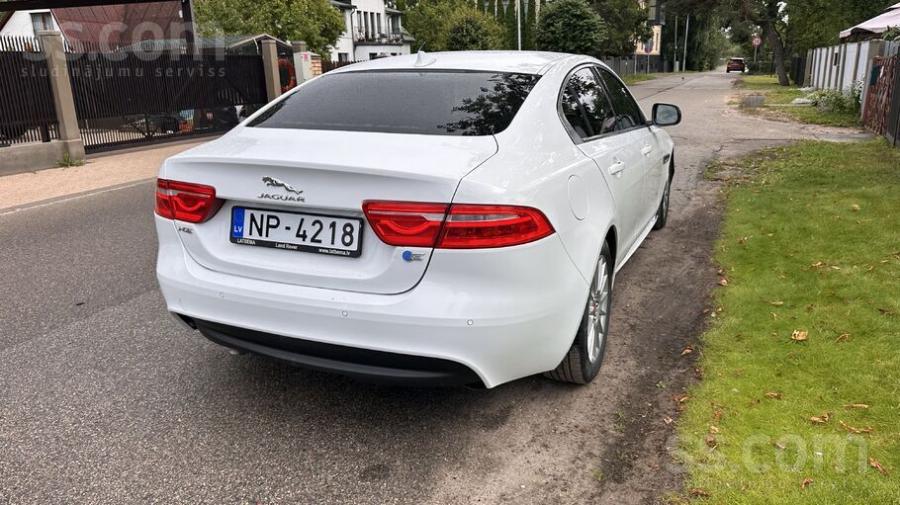 Balts Jaguar XE 2015 Jūrmala, ar dzinēja tilpumu 2.00 L un nobraukumu 269 tūkst. km par 6900 €, foto 6 vietnē AUTOMOTO.COM.LV