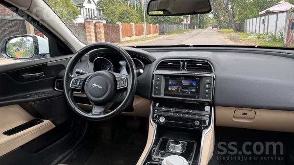 Balts Jaguar XE 2015 Jūrmala, ar dzinēja tilpumu 2.00 L un nobraukumu 269 tūkst. km par 6900 €, foto 7 vietnē AUTOMOTO.COM.LV