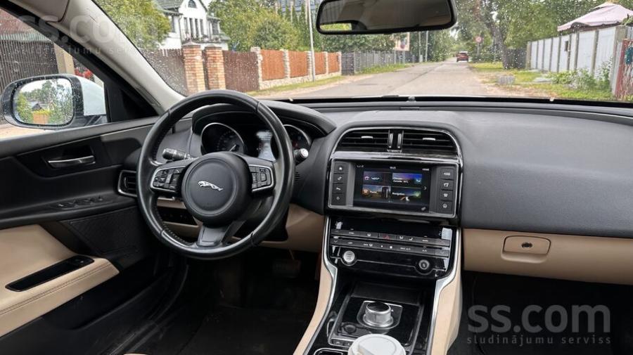 Balts Jaguar XE 2015 Jūrmala, ar dzinēja tilpumu 2.00 L un nobraukumu 269 tūkst. km par 6900 €, foto 8 vietnē AUTOMOTO.COM.LV