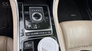 Balts Jaguar XE 2015 Jūrmala, ar dzinēja tilpumu 2.00 L un nobraukumu 269 tūkst. km par 6900 €, foto 14 vietnē AUTOMOTO.COM.LV