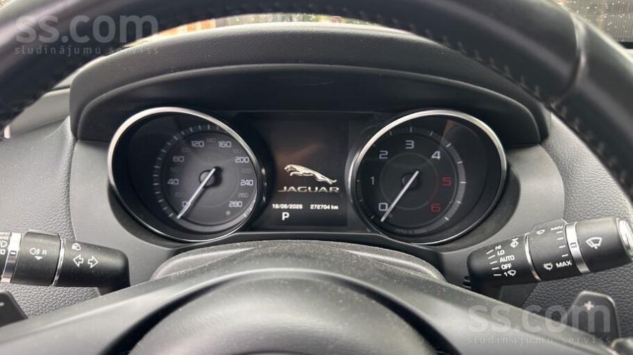 Balts Jaguar XE 2015 Jūrmala, ar dzinēja tilpumu 2.00 L un nobraukumu 269 tūkst. km par 6900 €, foto 15 vietnē AUTOMOTO.COM.LV