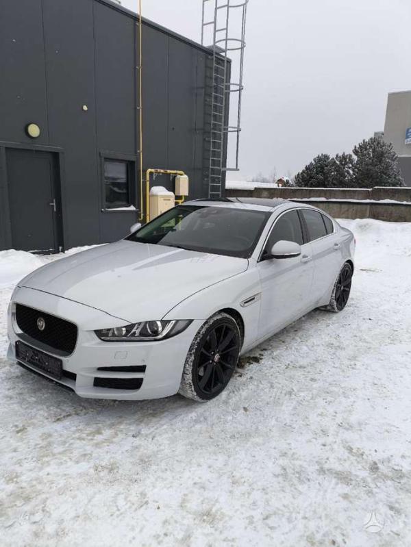 Balts Jaguar XE 2016 Šauļi, ar dzinēja tilpumu 2.00 L un nobraukumu 124 tūkst. km par 15500 €, foto 3 vietnē AUTOMOTO.COM.LV