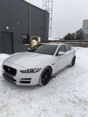 White Jaguar XE 2016 in Siauliai, with an engine capacity of 2.00 L and mileage of 124 thousand km for 15500 €, photo 3 on AUTOMOTO.COM.LV