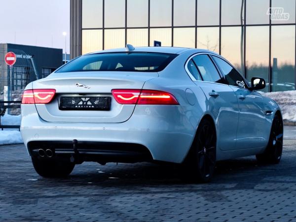 Balts Jaguar XE 2016 Šauļi, ar dzinēja tilpumu 2.00 L un nobraukumu 124 tūkst. km par 11600 €, foto 8 vietnē AUTOMOTO.COM.LV